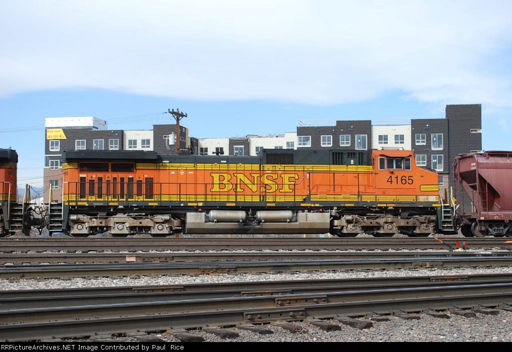 BNSF 4165